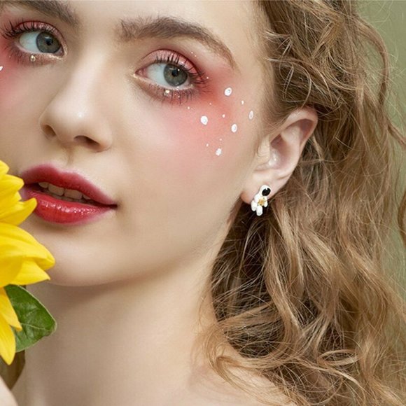 Jewelry | Nwot Rare Astronaut Spacemen Studs | Poshmark